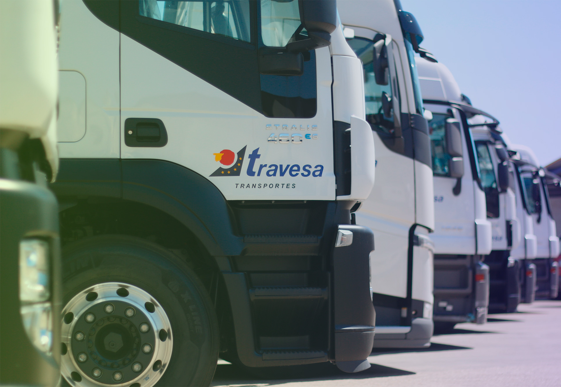 Transporte de líquidos y sólidos e Intermodal - Travesa, S.A.